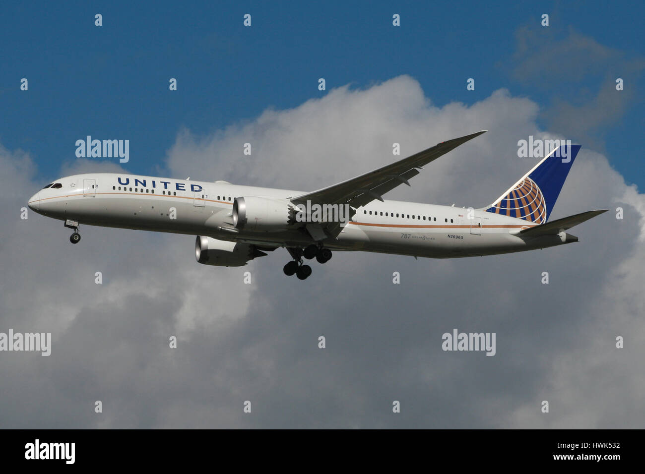 Boeing 787 900 hi-res stock photography and images - Alamy