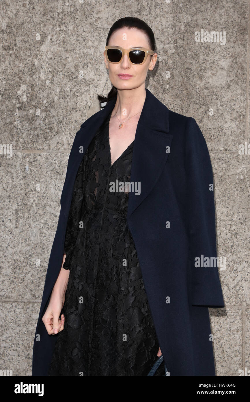 Erin o'connor emilia wickstead hi-res stock photography and images - Alamy