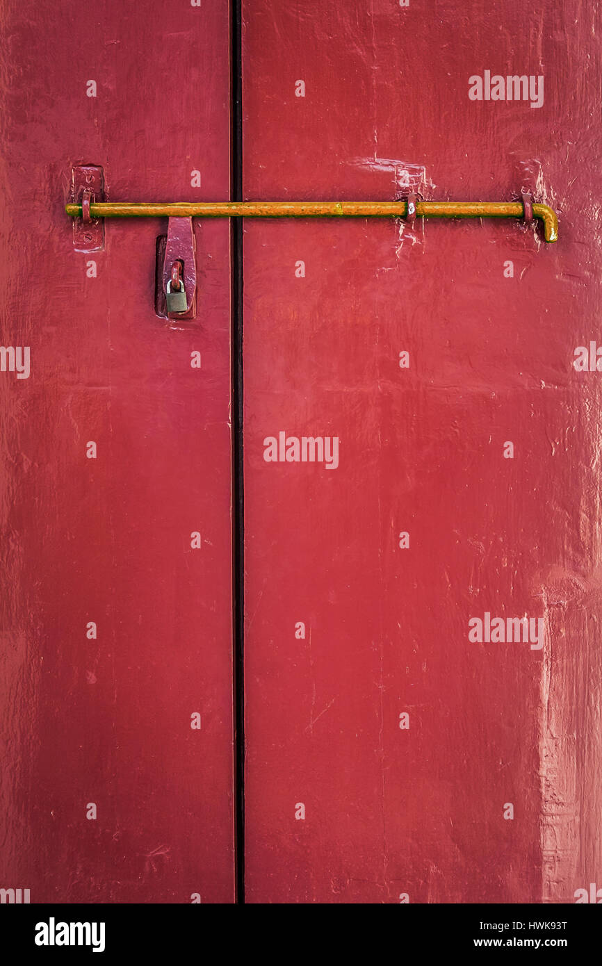 Locked temple hi-res stock photography and images - Alamy