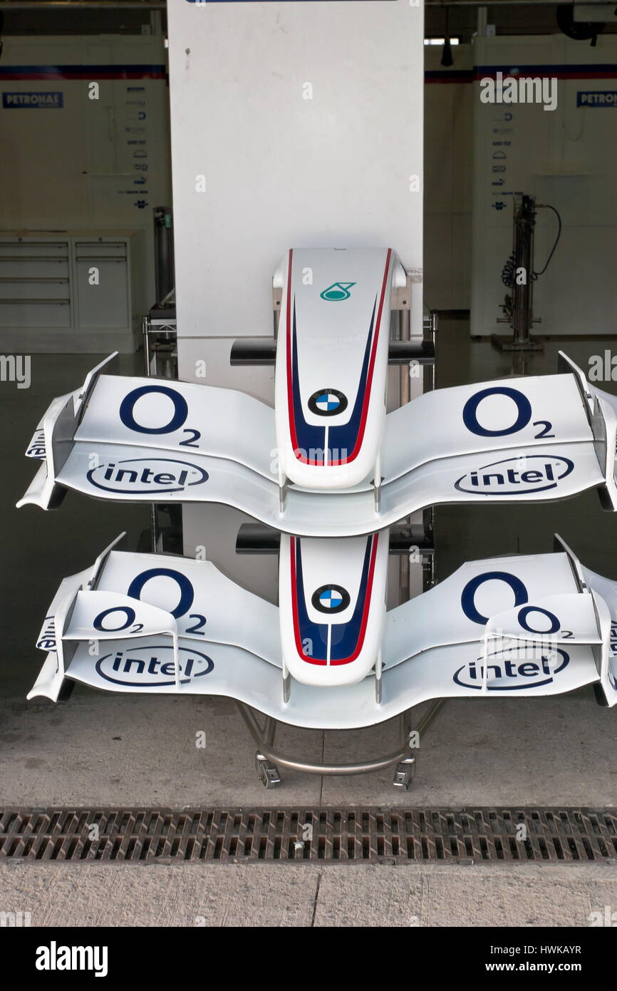 F1 racing car wings hi-res stock photography and images - Alamy