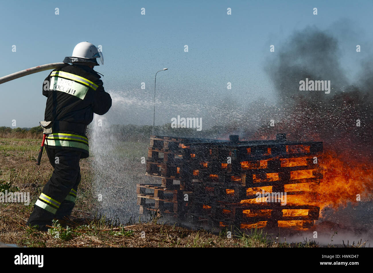 Fire extinguisher demonstration hi-res stock photography and images - Alamy