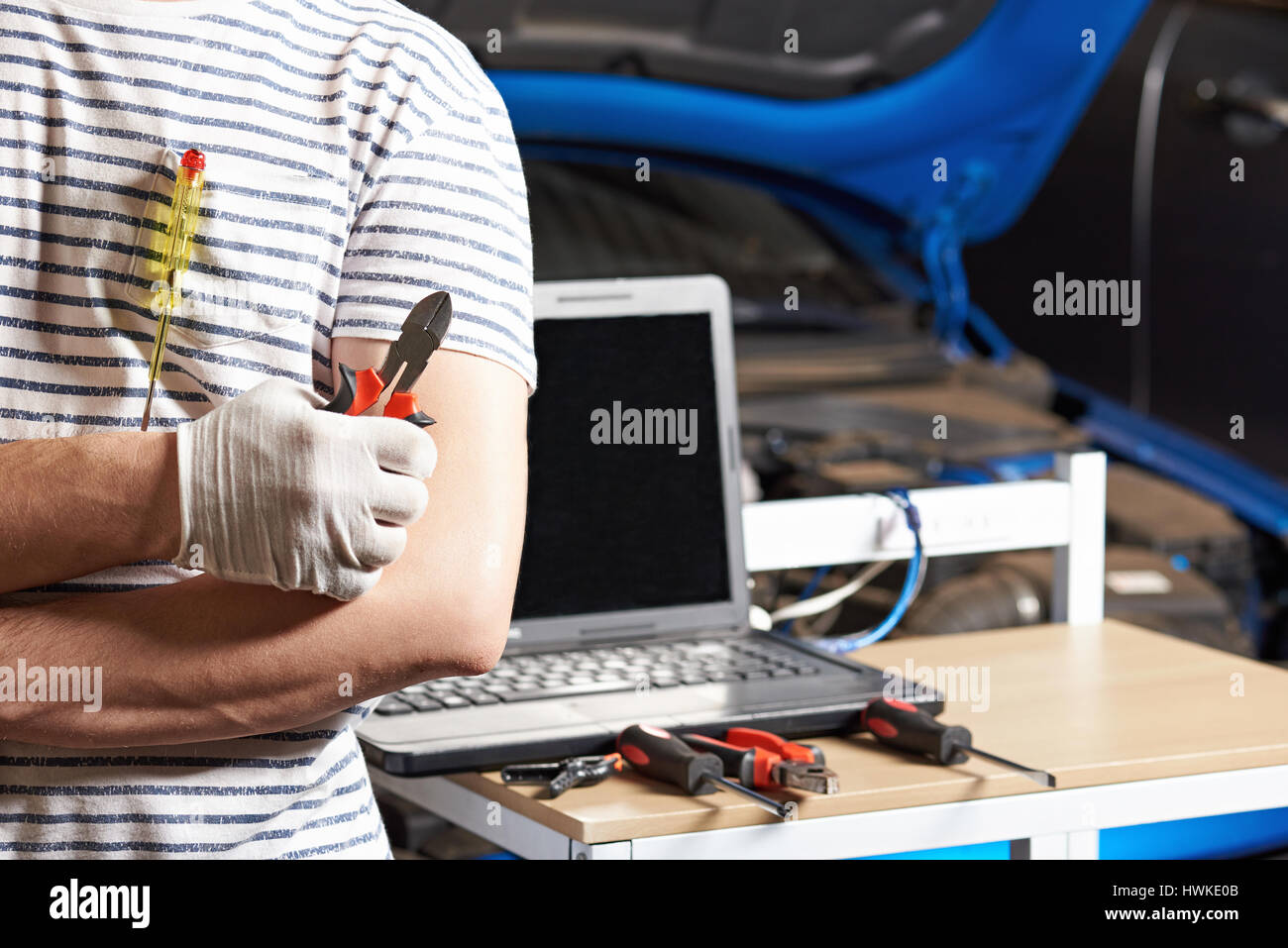 Auto electrician hi-res stock photography and images - Alamy