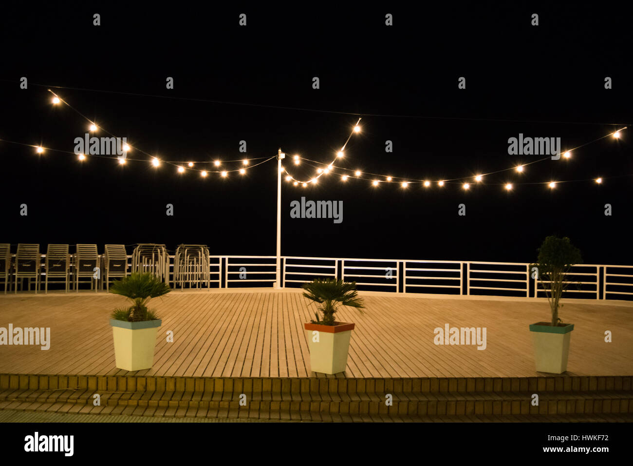 Night empty cafe or restaurant scene with the light bulbs Stock Photo ...