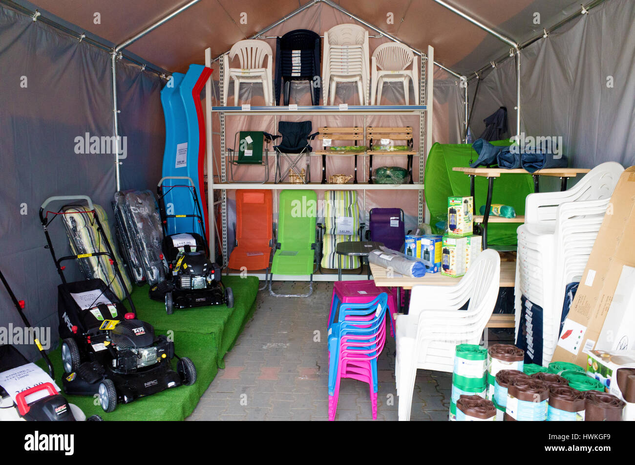 Tent store hi-res stock photography and images - Alamy