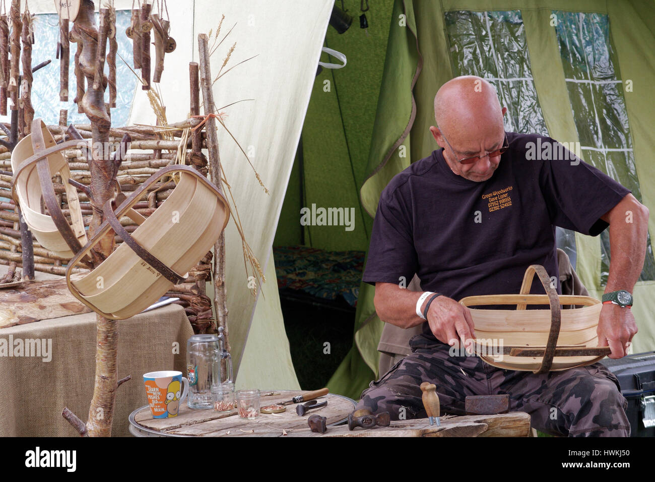Artisan man making wooden trugs by hand Stock Photo - Alamy
