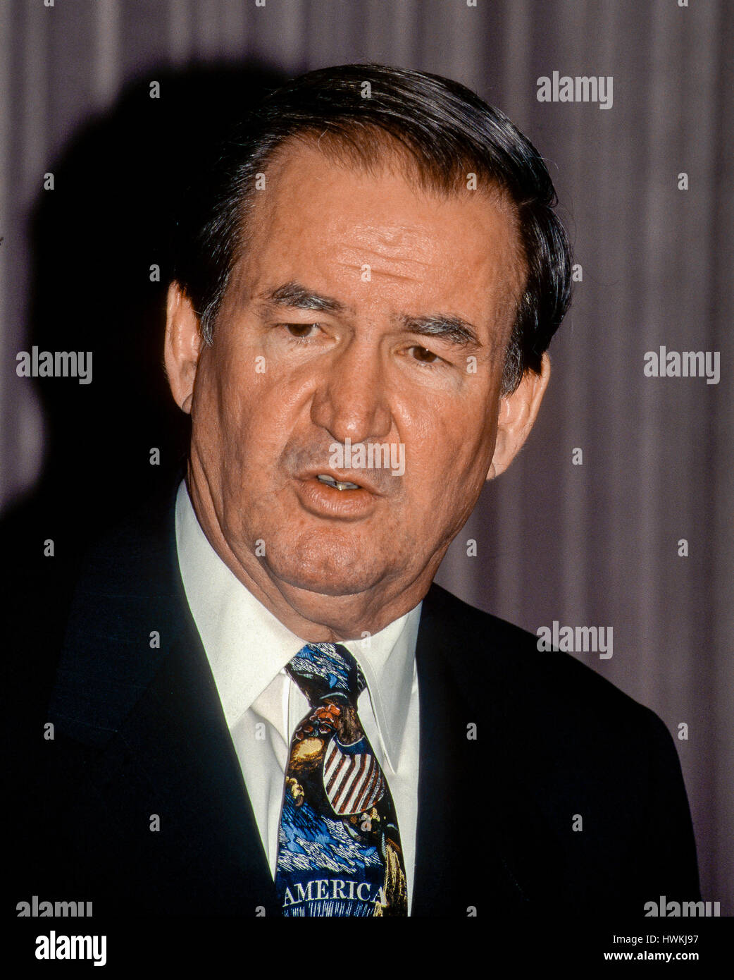 Republican Presidential candidate Pat Buchanan answers reporters ...