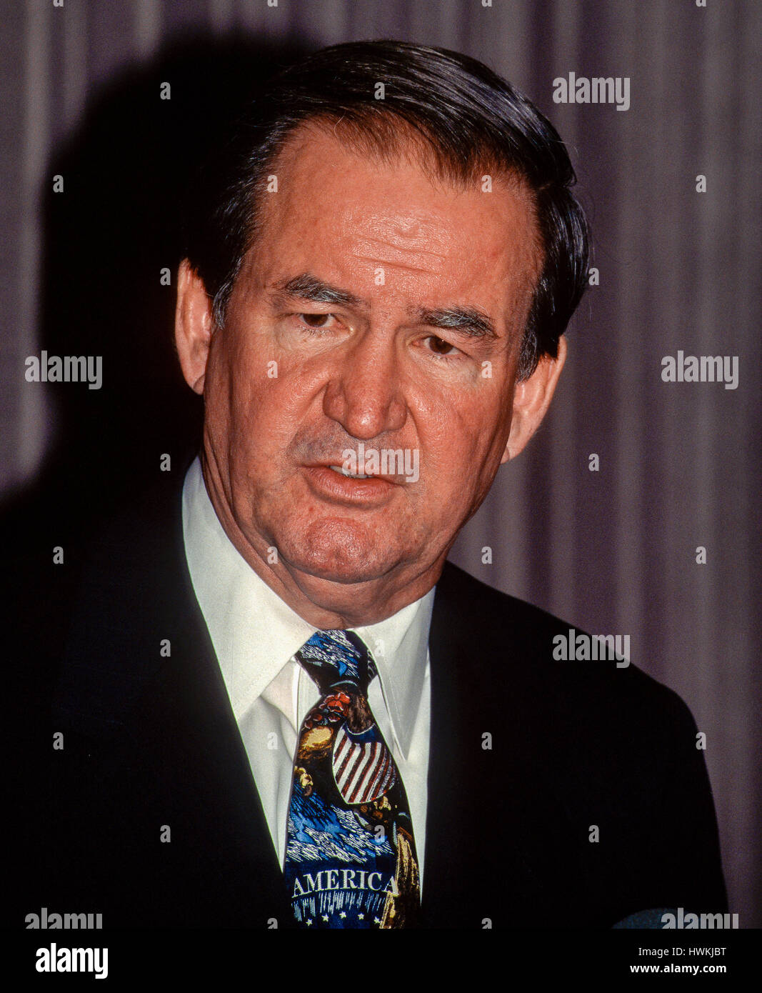 Republican Presidential candidate Pat Buchanan answers reporters ...