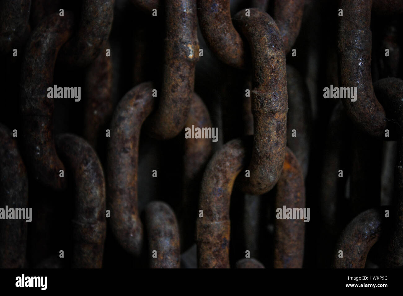 dark rusty chains Stock Photo - Alamy