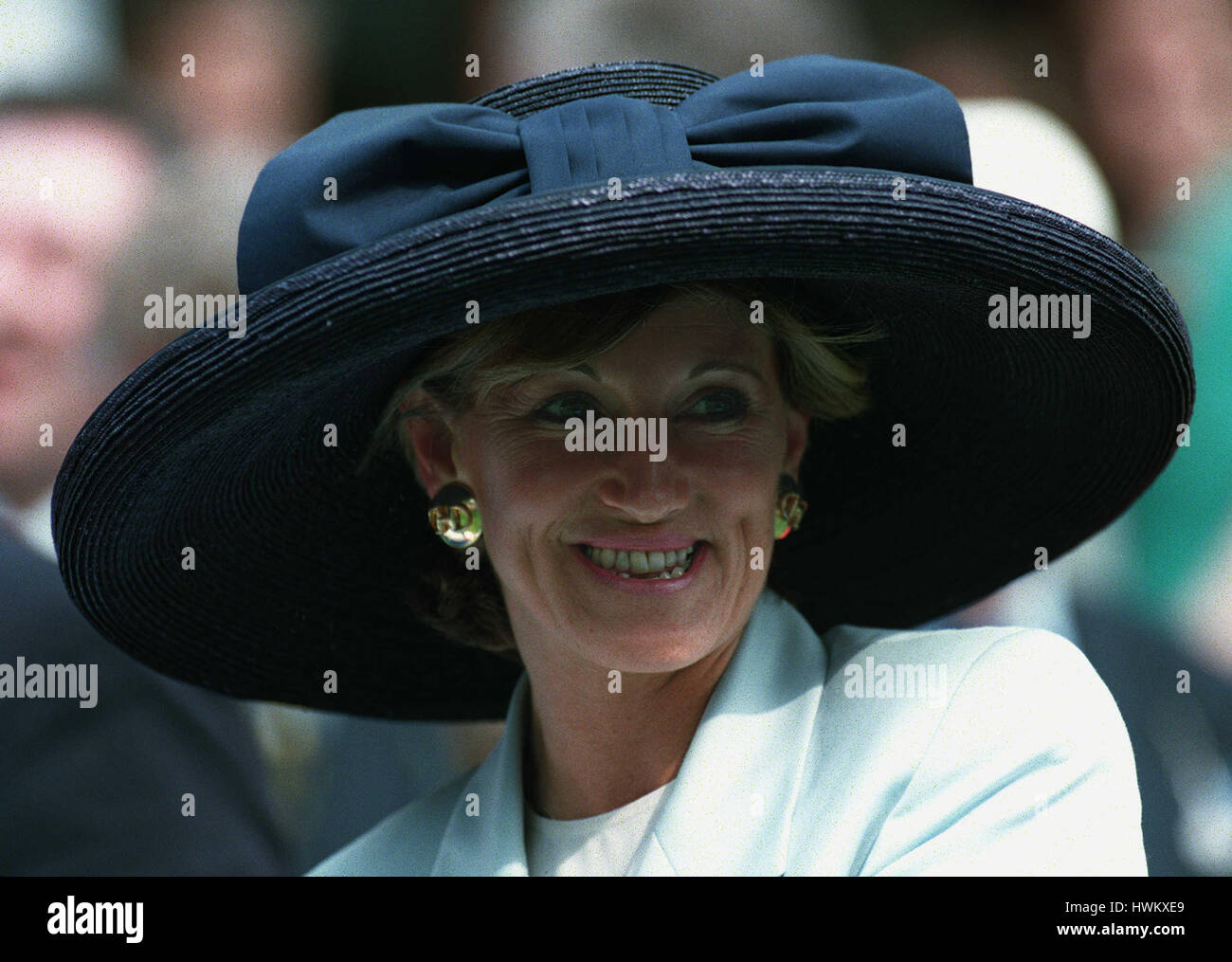JO MITCHELL WIFE PHILIP MITCHELL JUDDMONTE 19 August 1994 Stock Photo ...