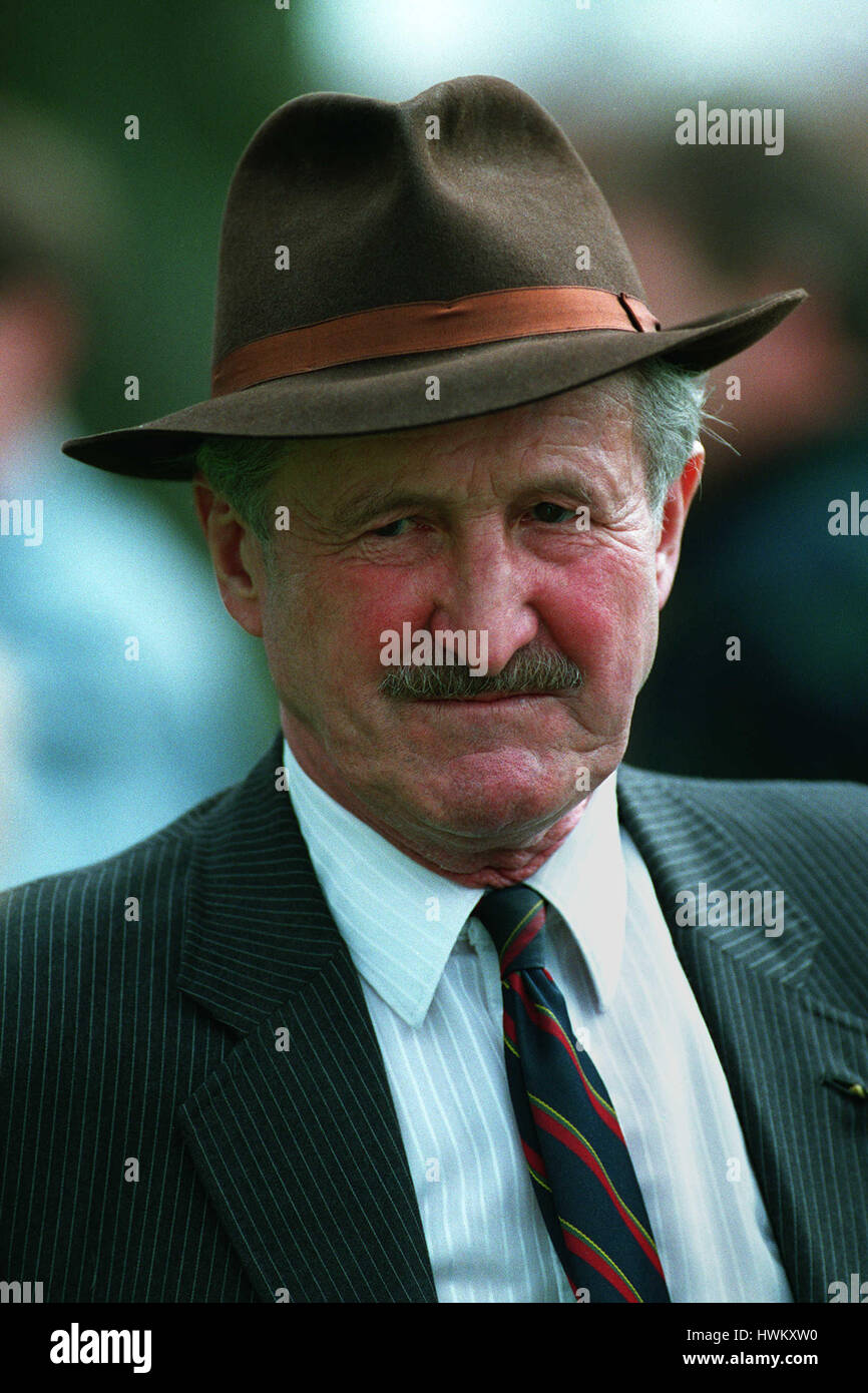DAVID THOM RACE HORSE TRAINER 05 May 1994 Stock Photo - Alamy