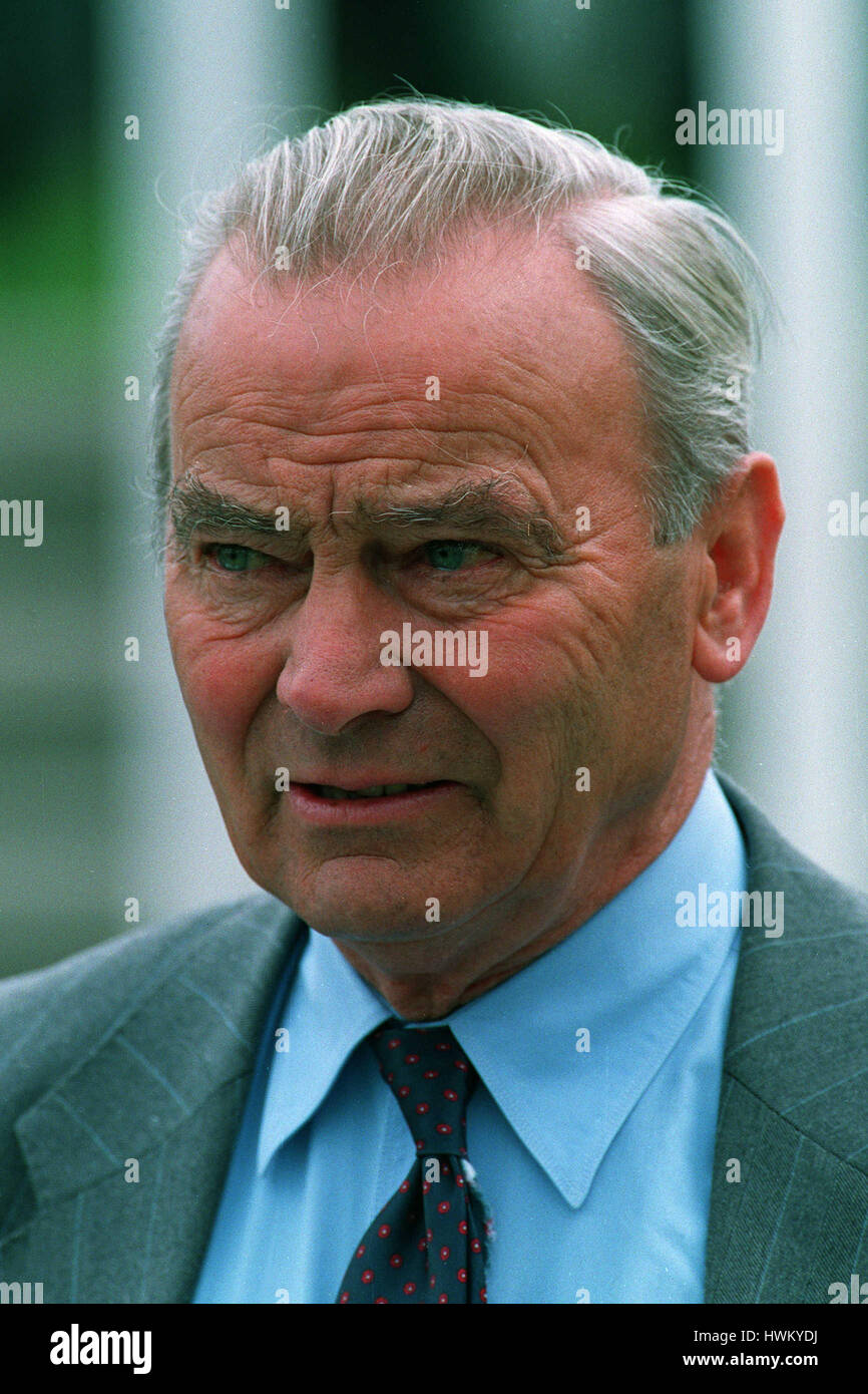 REG AKEHURST RACE HORSE TRAINER 25 May 1994 Stock Photo - Alamy