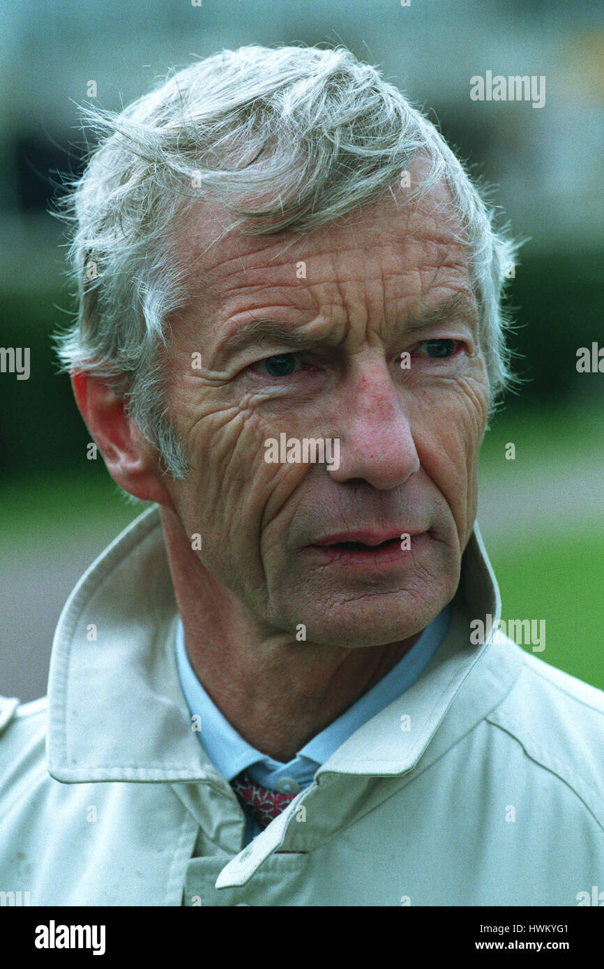LESTER PIGGOTT JOCKEY 18 April 1994 Stock Photo - Alamy