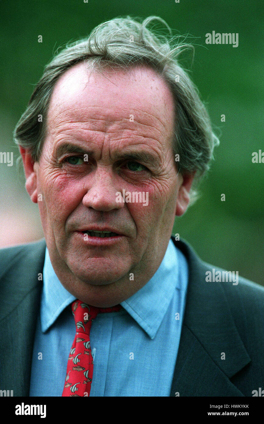 RICHARD HANNON RACE HORSE TRAINER 07 May 1994 Stock Photo - Alamy