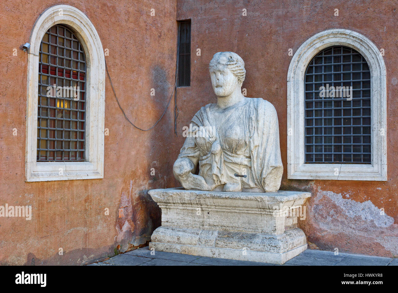 Talking Statues of Rome - Madama Lucrezia Stock Photo - Alamy