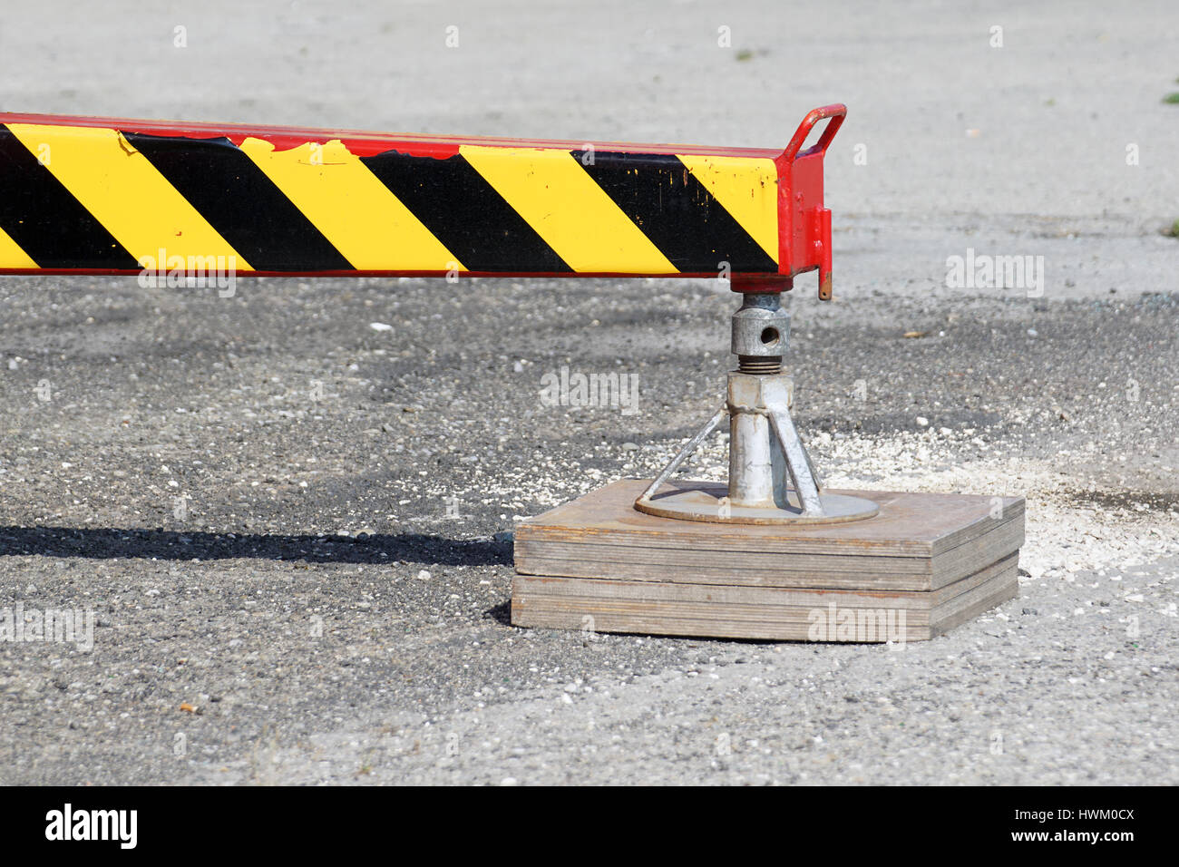 Crane outrigger pad hi-res stock photography and images - Alamy