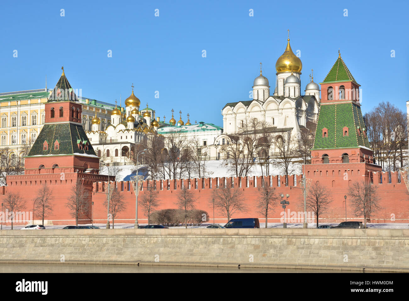 The Cathedrals Of The Moscow Kremlin. The architectural features of the ...