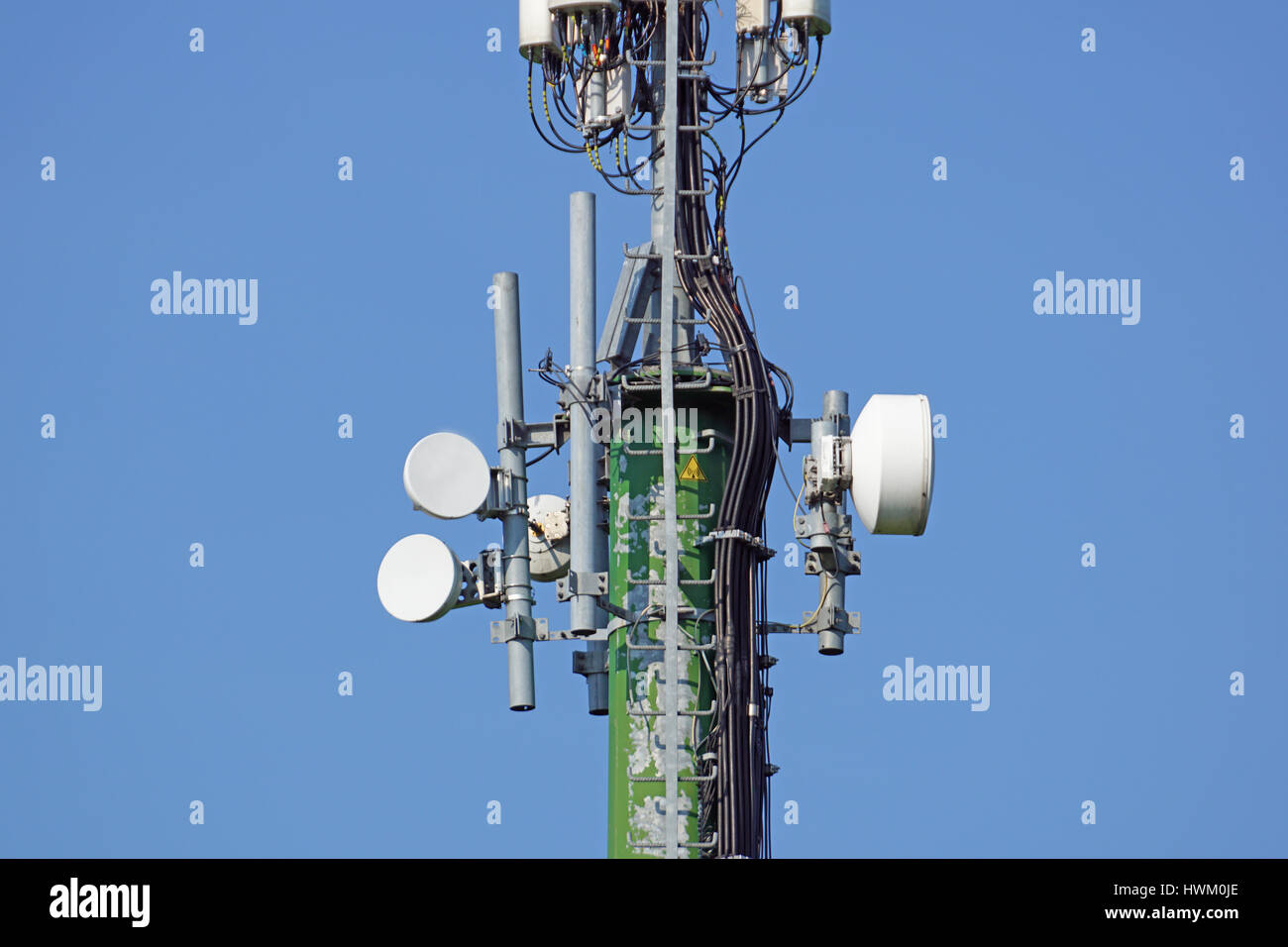 Cellular antenna hi-res stock photography and images - Alamy