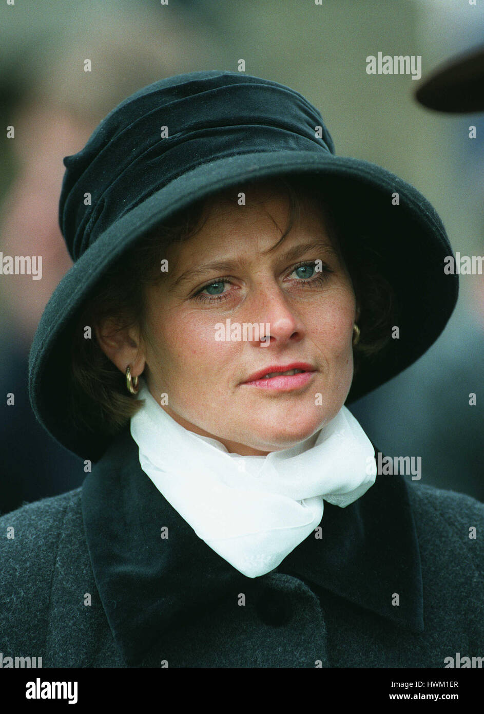 MAXINE COWDREY ASSITANT TRAINER LADY HERRIES 25 April 1995 Stock Photo ...