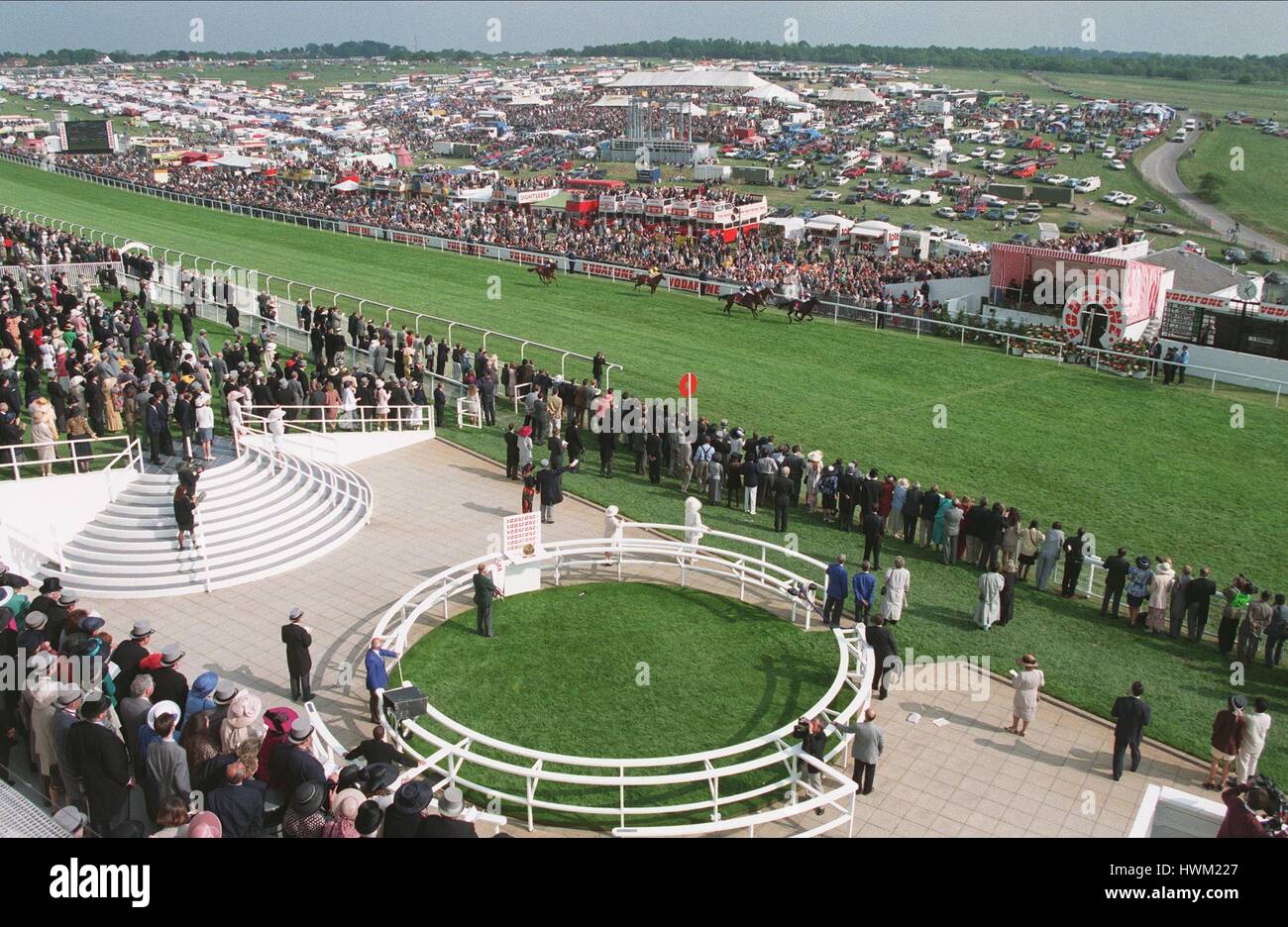 Epsom grandstand hi-res stock photography and images - Alamy