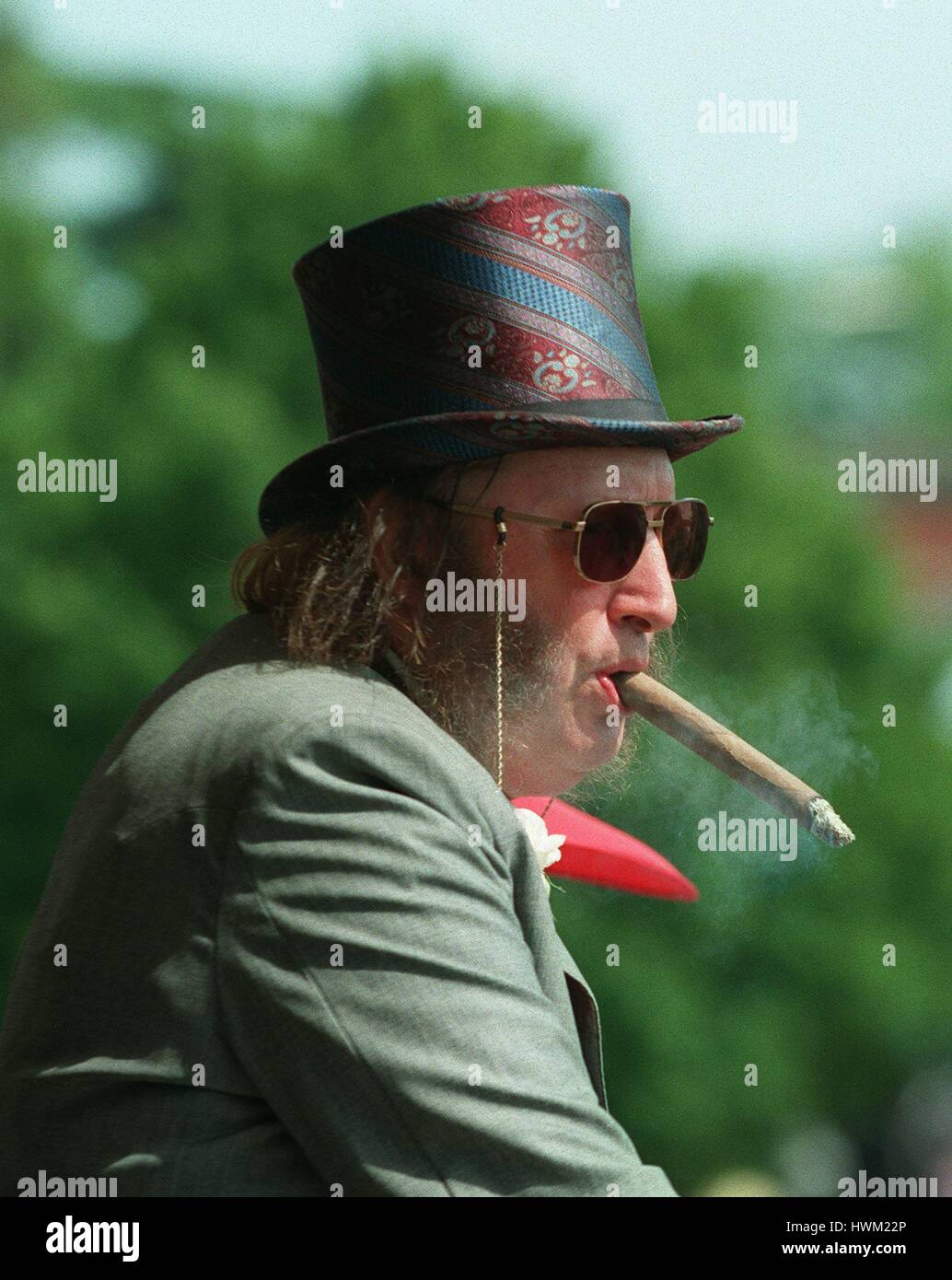 JOHN MCCRIRICK CHANNEL 4 RACING PUNDIT 27 June 1995 Stock Photo - Alamy