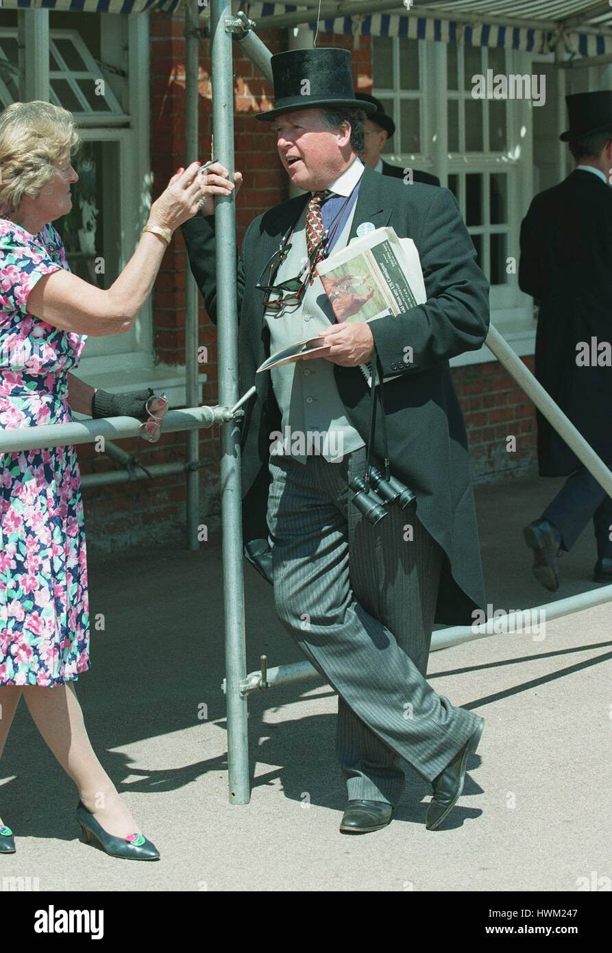 JAMES WHITTAKER ROYAL CORRESPONDENT D.MIRROR. 28 June 1995 Stock Photo ...