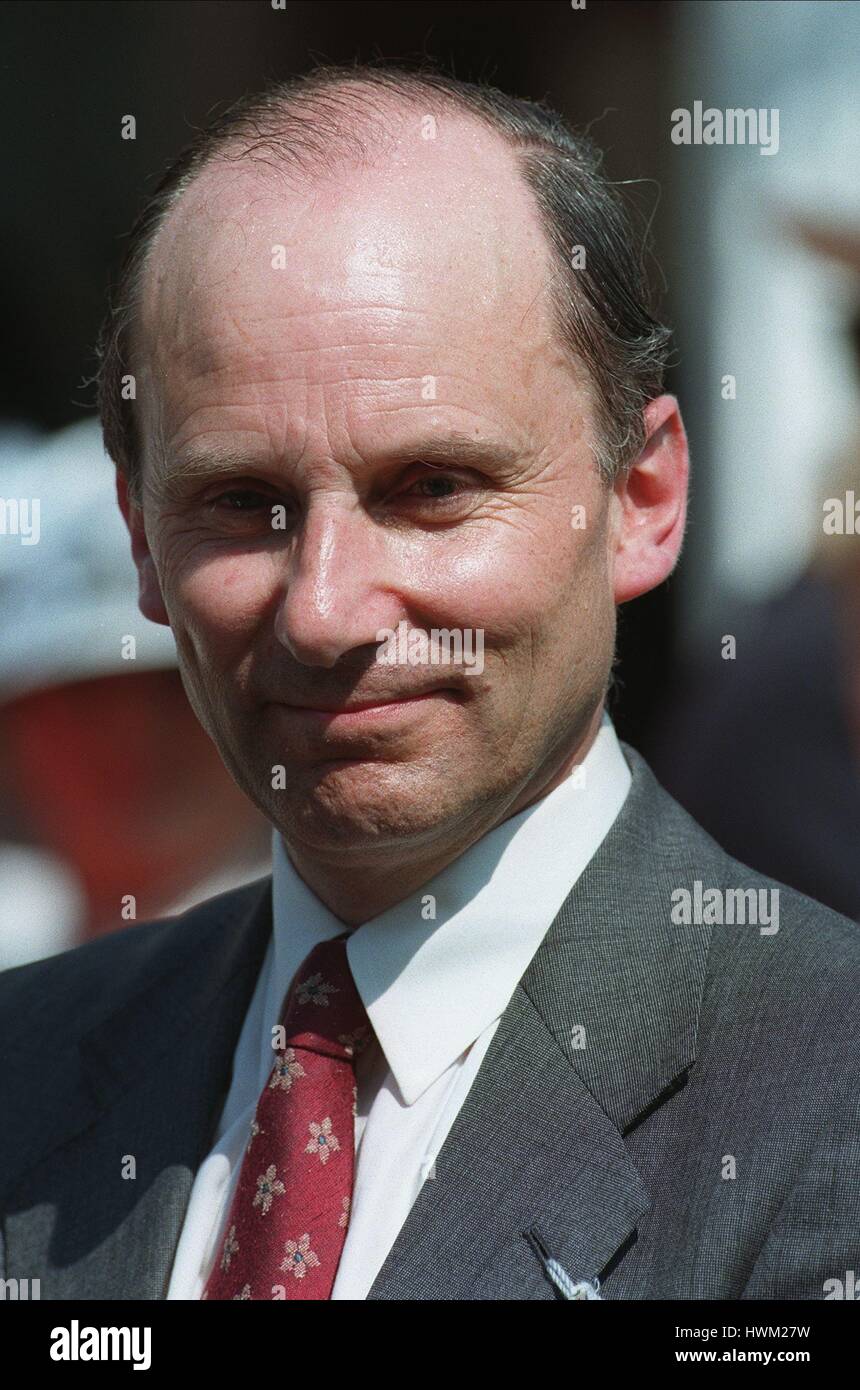 ROBERT BARNET RACE HORSE OWNER 18 August 1995 Stock Photo - Alamy