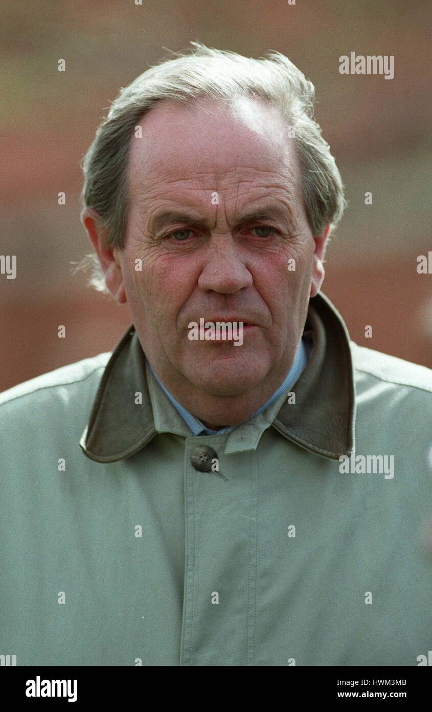RICHARD HANNON RACE HORSE TRAINER 13 May 1996 Stock Photo - Alamy