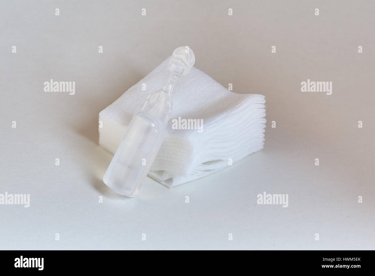 Single use eye drop container with sterile compresses Stock Photo - Alamy