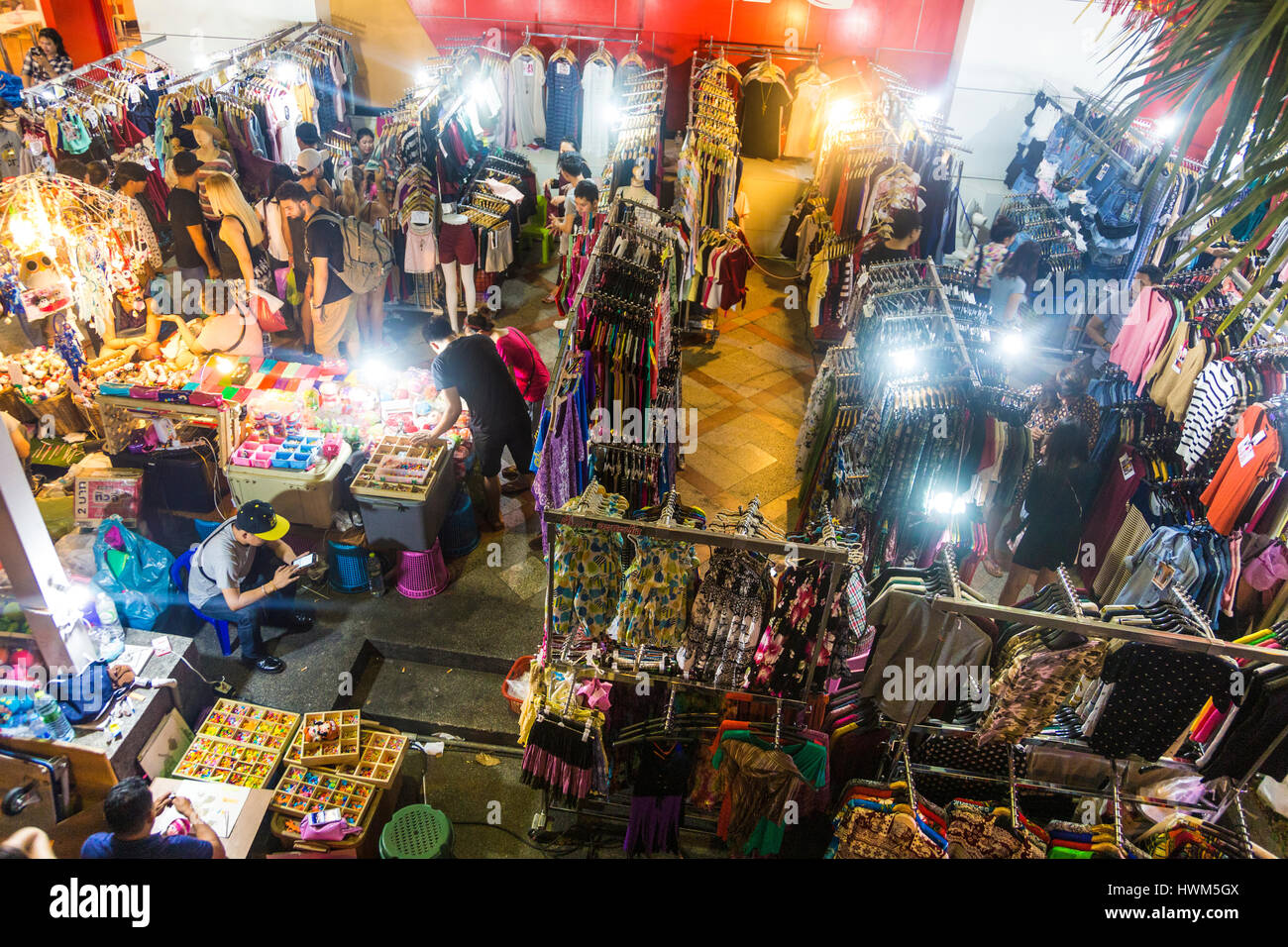 Palladium night market in Bangkok, Thailand Stock Photo - Alamy