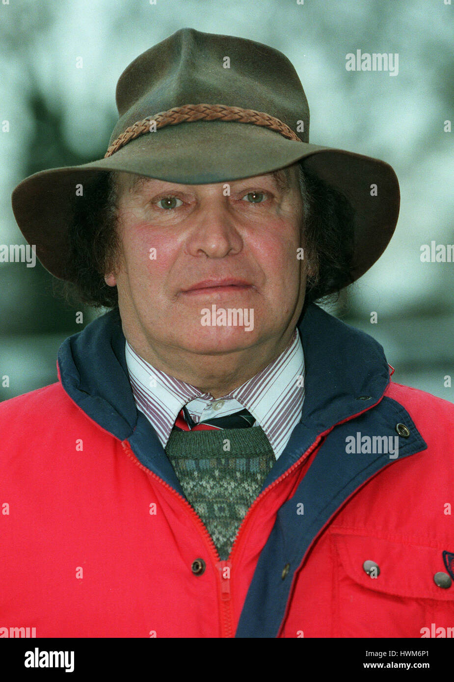 Kenneth wingrove race horse trainer hi-res stock photography and images ...