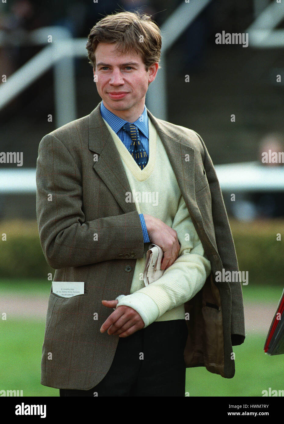 JAMIE OSBORNE ARM IN PLASTER JOCKEY 16 December 1997 Stock Photo - Alamy