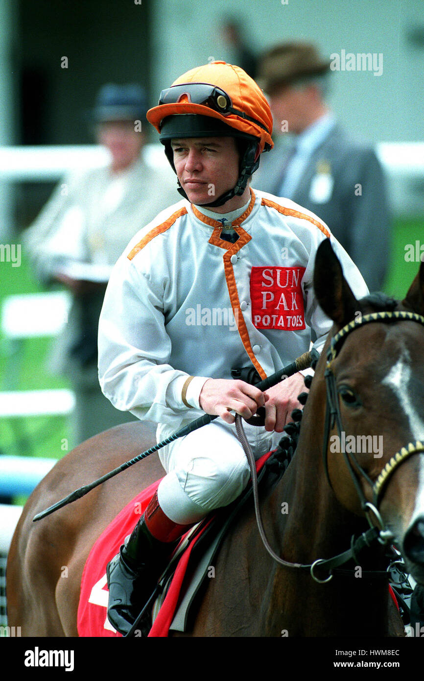 JASON WEAVER JOCKEY 14 May 1998 Stock Photo - Alamy