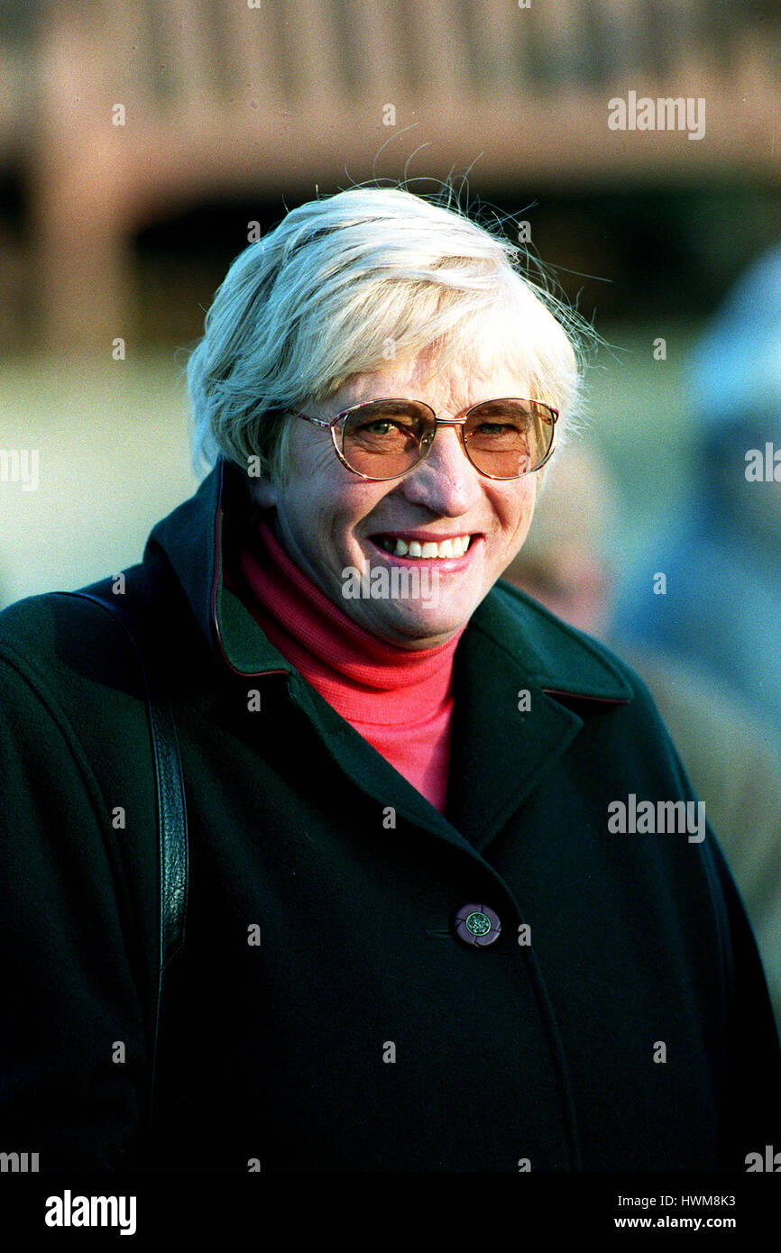 MARY REVELEY RACE HORSE TRAINER 18 November 1998 Stock Photo - Alamy