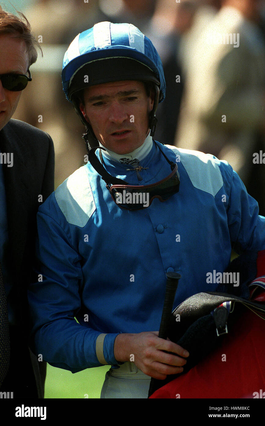 RICHARD HILLS JOCKEY 05 May 1998 Stock Photo - Alamy