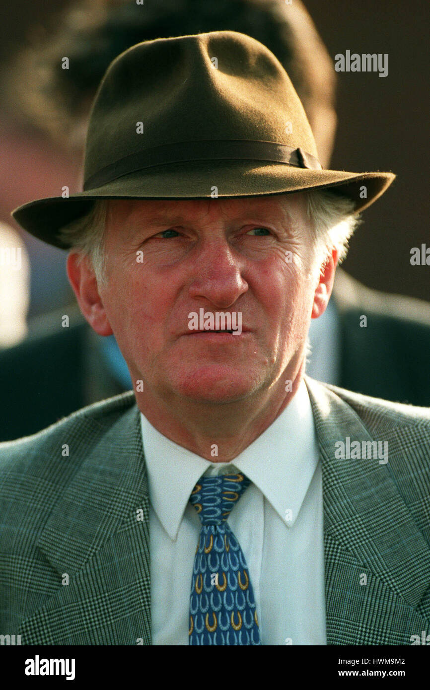 MARTIN PIPE RACE HORSE TRAINER 23 March 1999 Stock Photo - Alamy