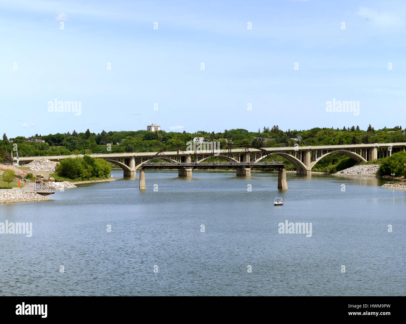 Saskatoon bridges hi-res stock photography and images - Alamy
