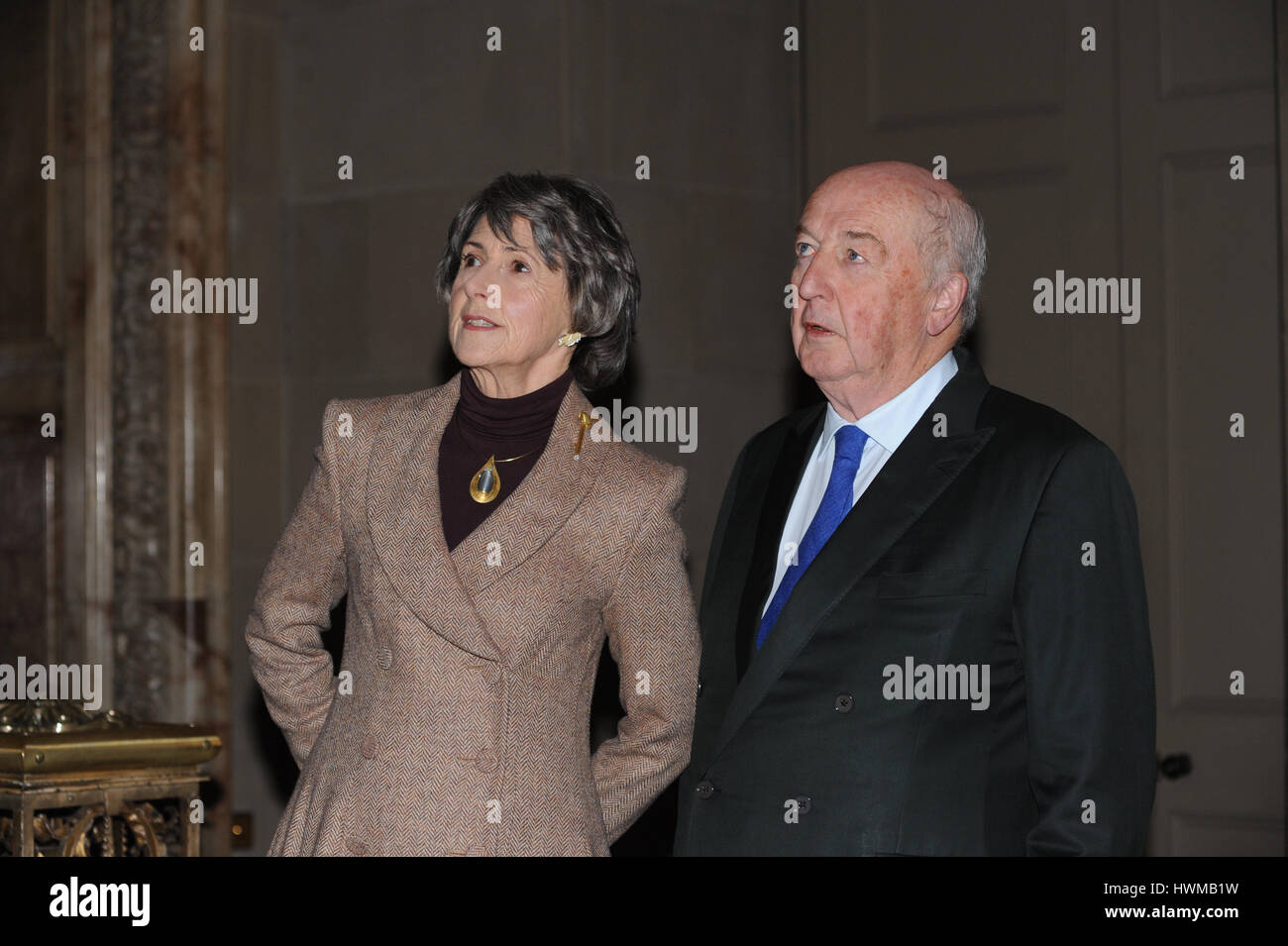 The duke and duchess of devonshire at chatsworth house hi-res stock ...