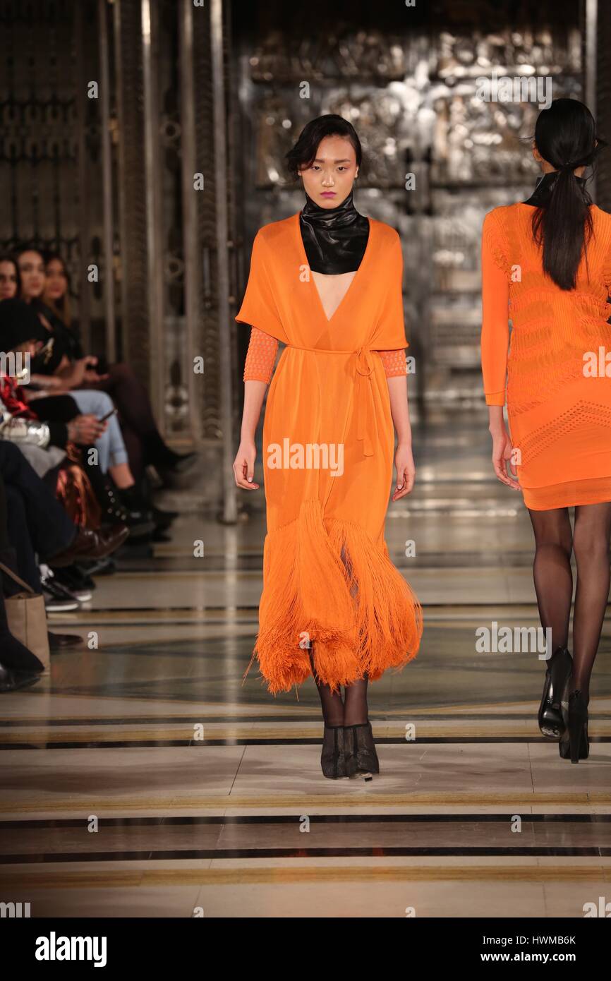 London catwalk hi-res stock photography and images - Alamy