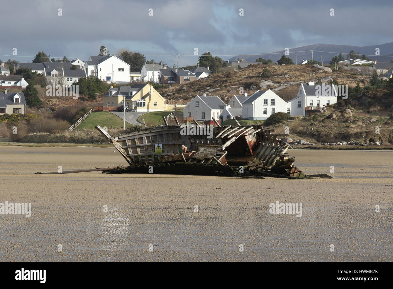 Wreck of trawler bunbeg hi-res stock photography and images - Alamy