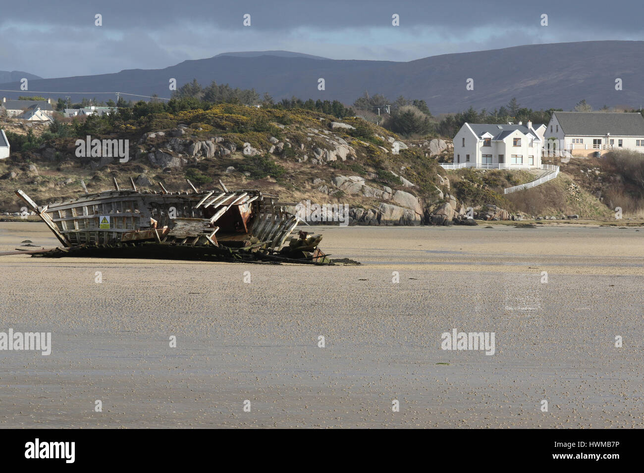 Wreck of trawler bunbeg hi-res stock photography and images - Alamy