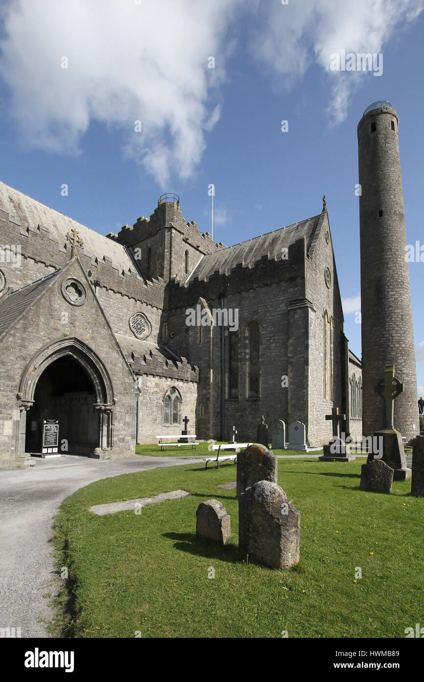 Round tower next to cathedral hi-res stock photography and images - Alamy
