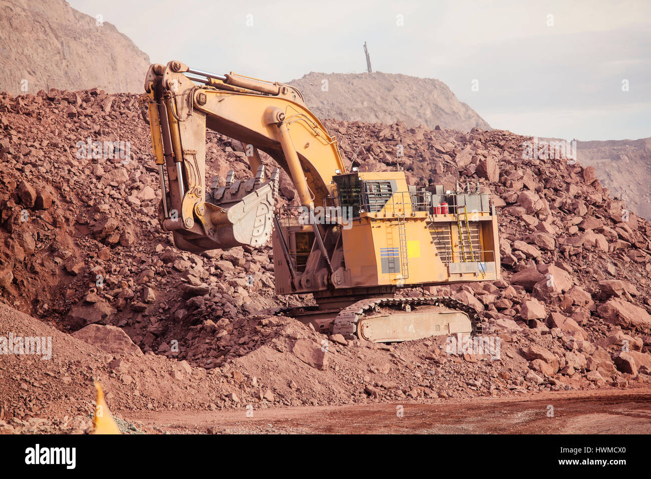 Big shovel loading of copper ore Stock Photo - Alamy