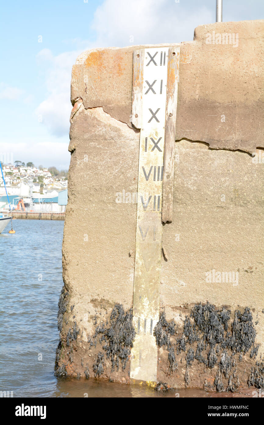 Depth scale tide hi-res stock photography and images - Alamy