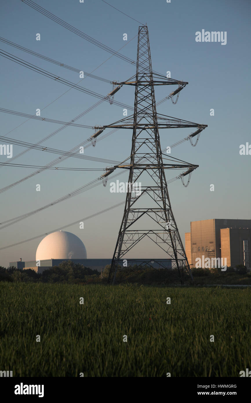 Electricity pylons national grid supplying hi-res stock photography and ...