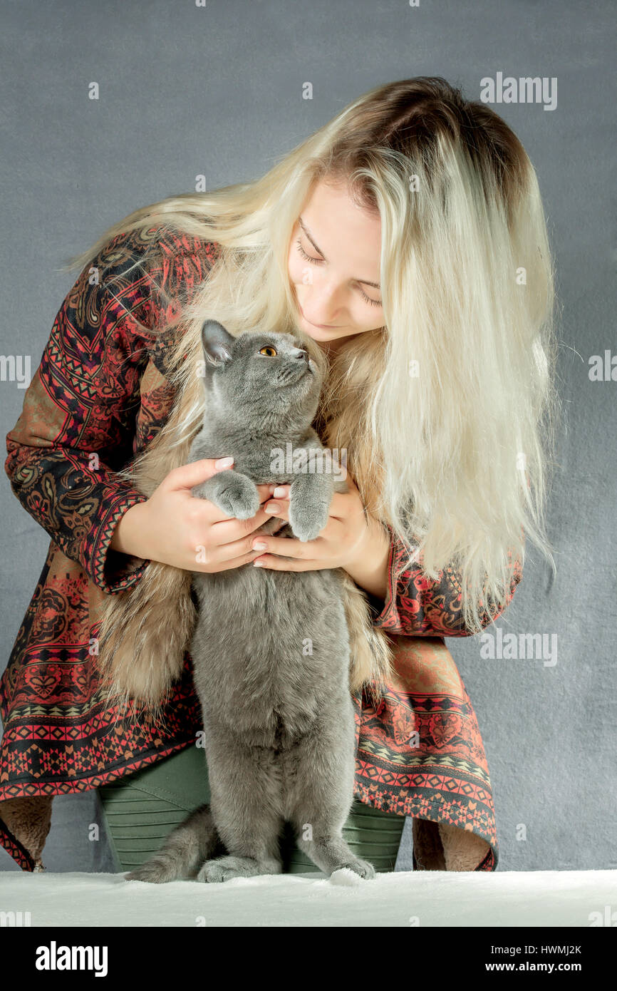 Caucasian woman and cat hi-res stock photography and images - Alamy