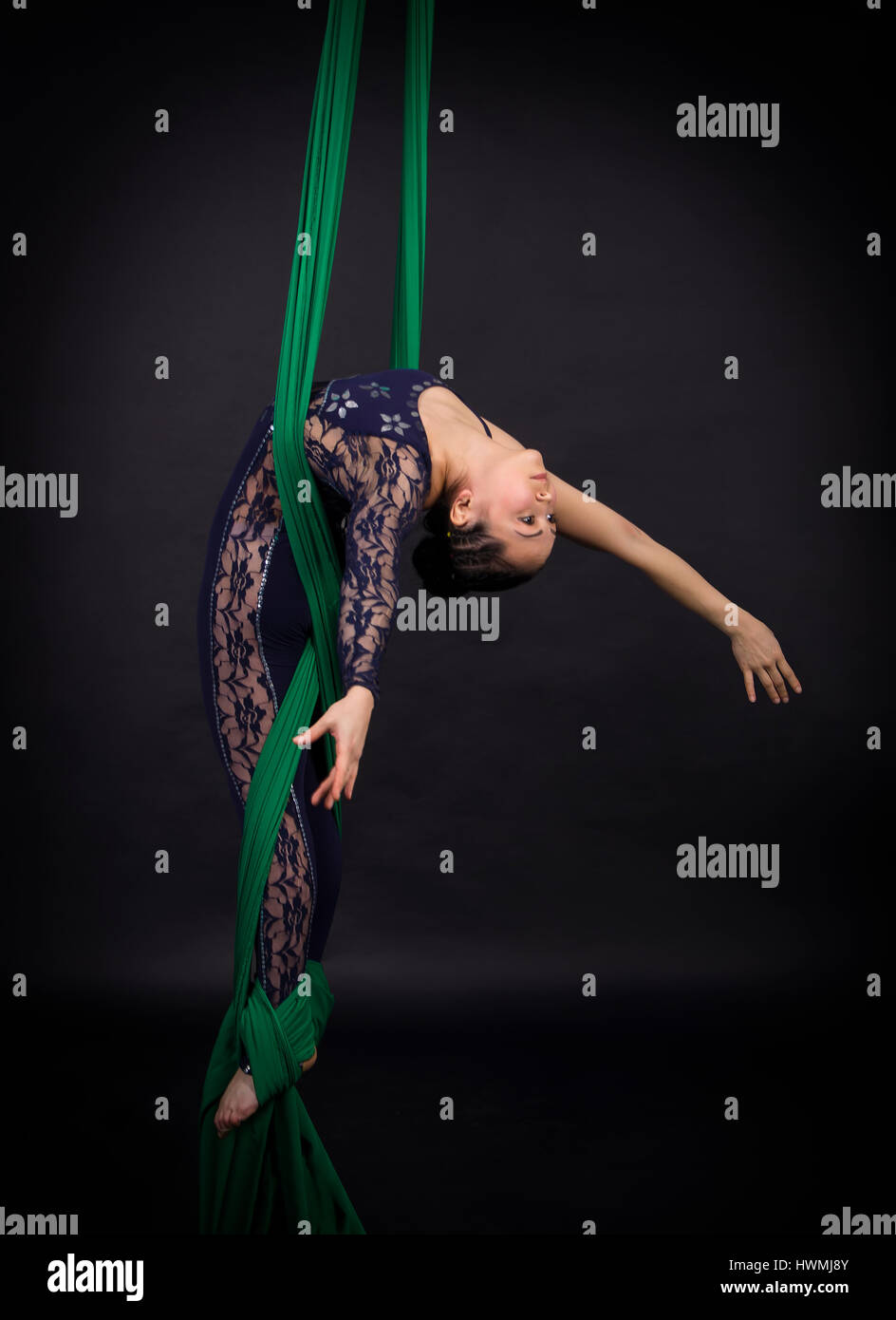 Circus performers hi-res stock photography and images - Alamy