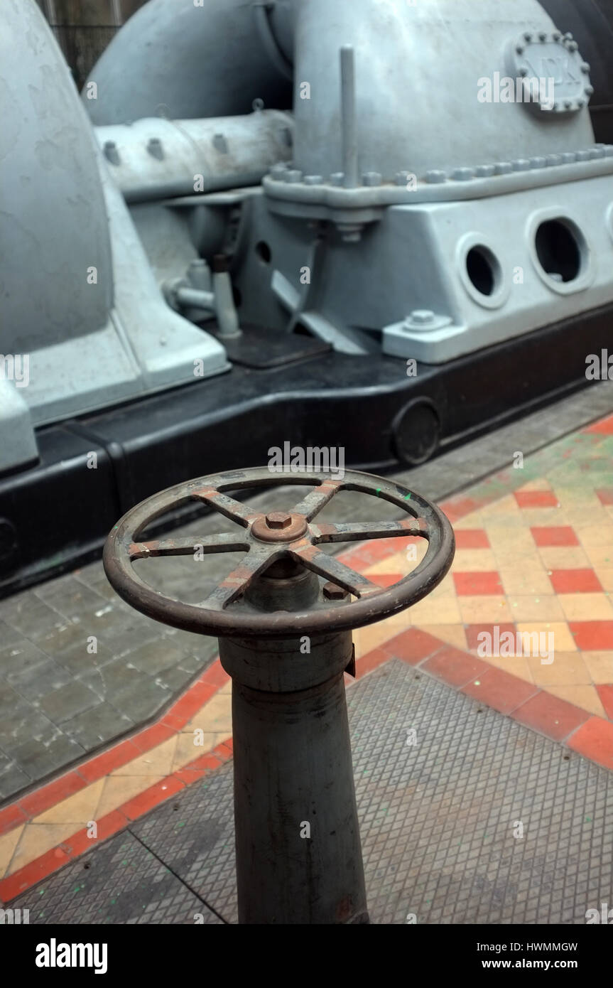 Central valve engine hi-res stock photography and images - Alamy