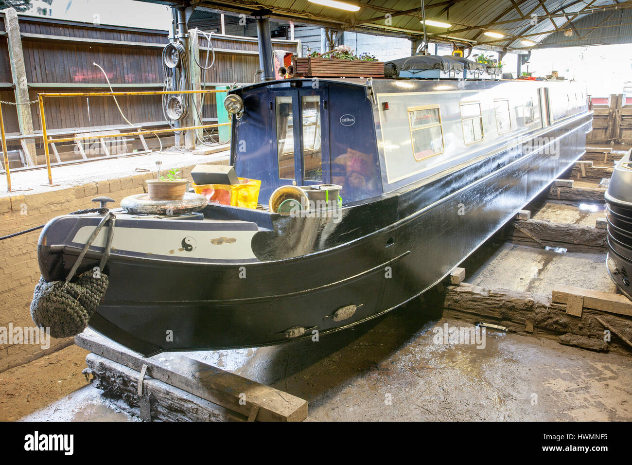 Dry dock for canal boats hi-res stock photography and images - Alamy