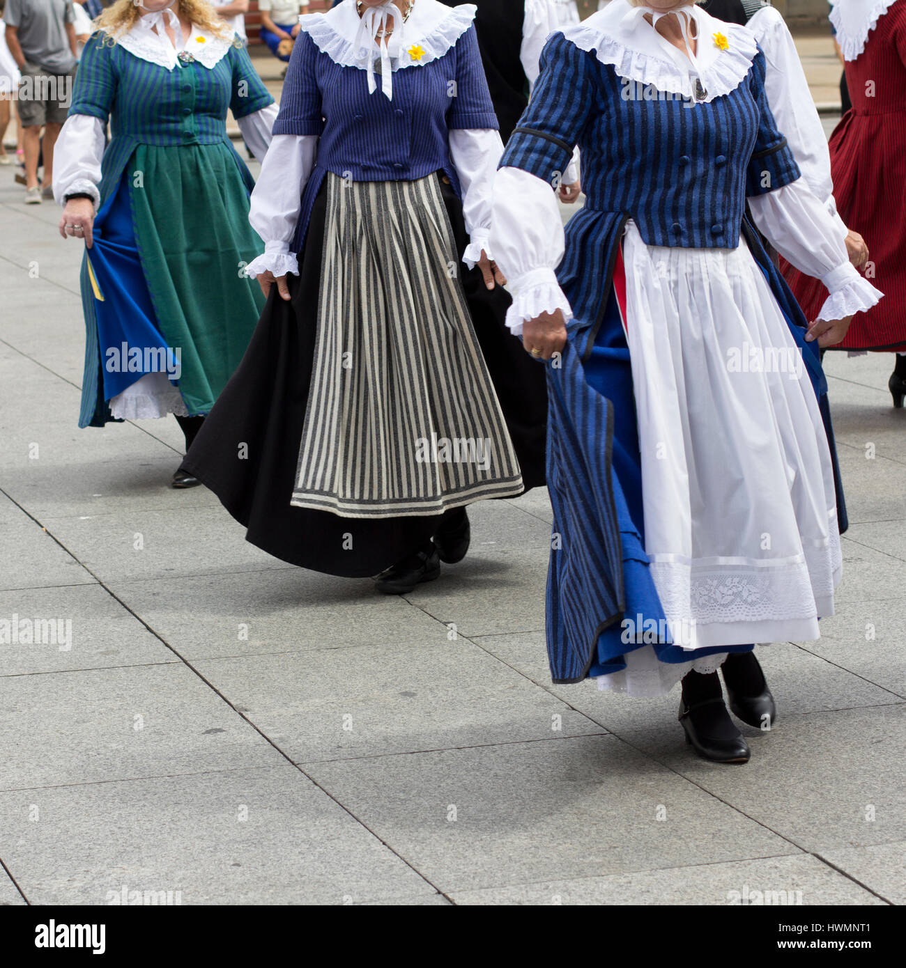 Welsh dancers wear traditional costume Stock Photo - Alamy