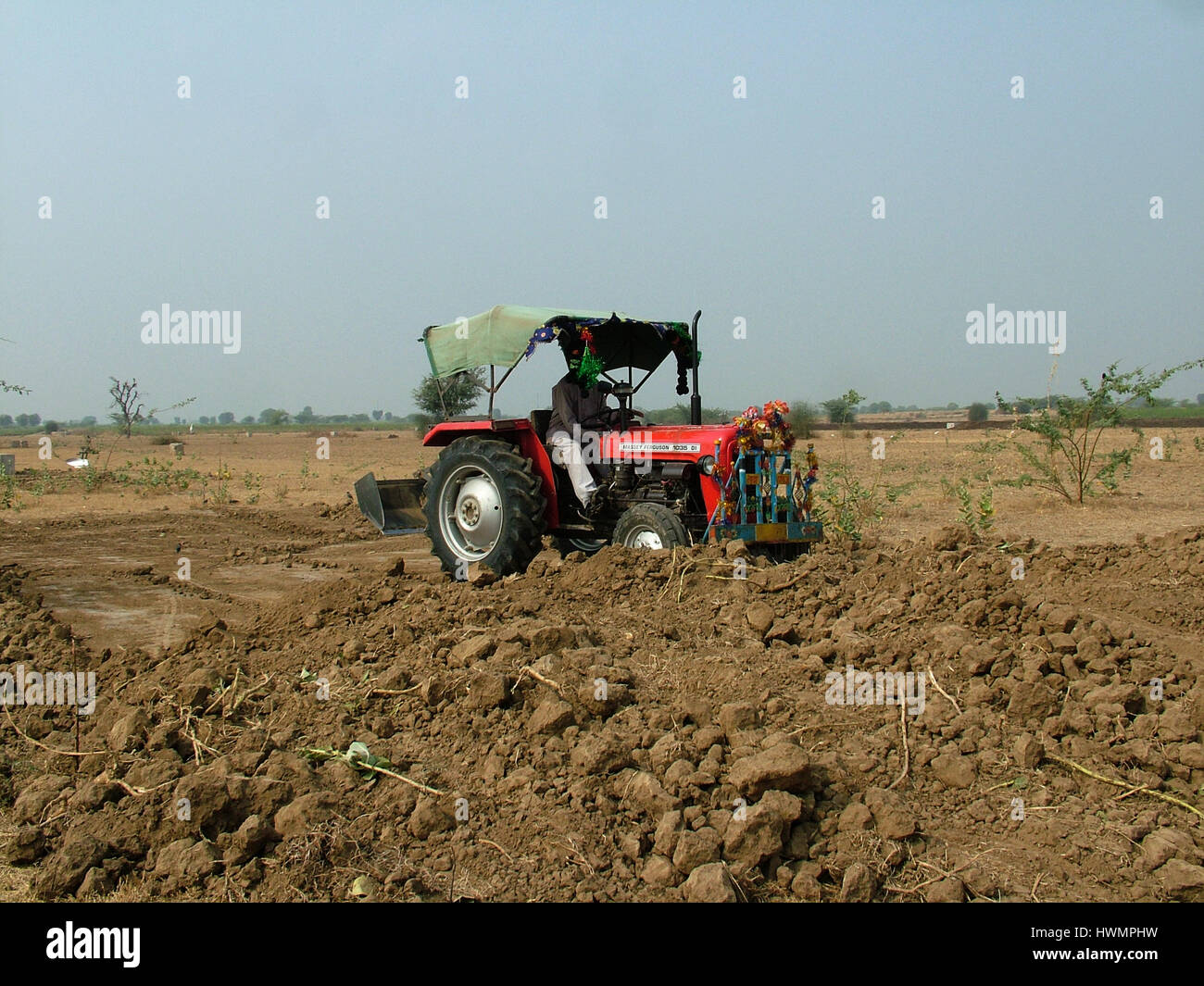 Indian tractor new hi-res stock photography and images - Alamy